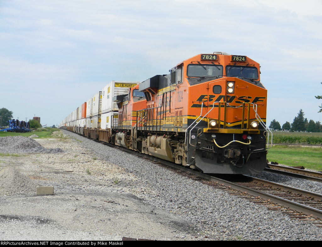 BNSF 7824